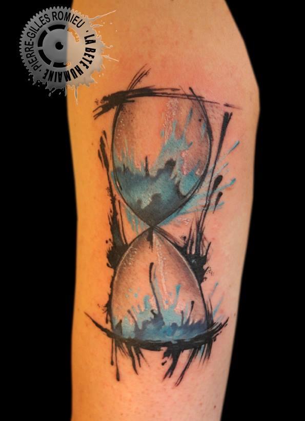 Tatouage Sablier Realiste
